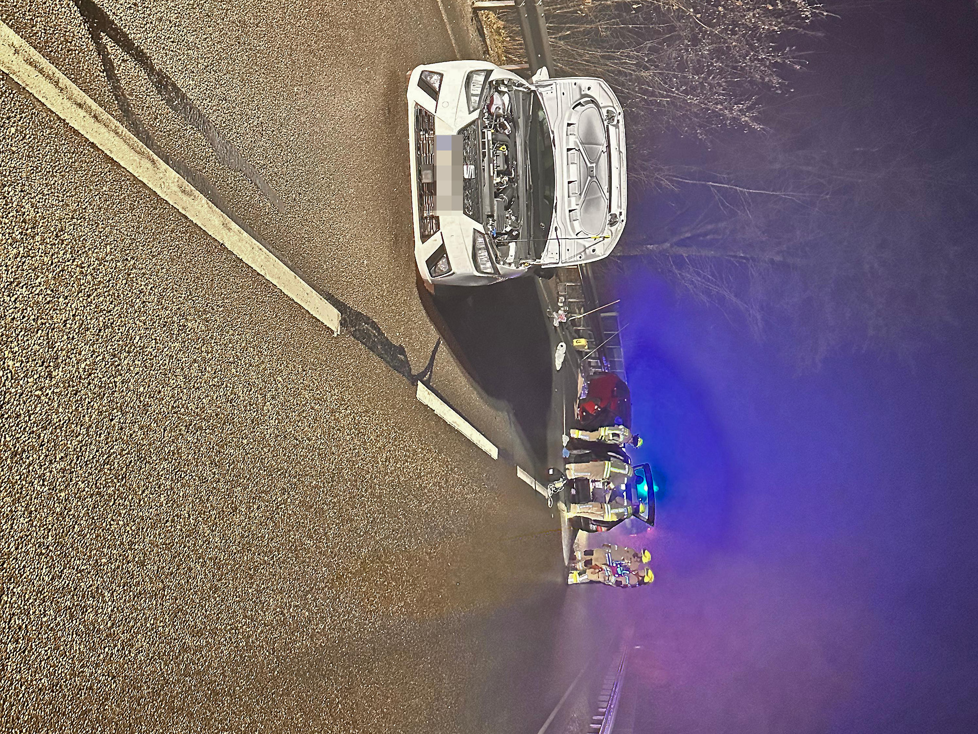 78-jähriger Grieche gerät mit seinem Mercedes auf der B20 in den ...